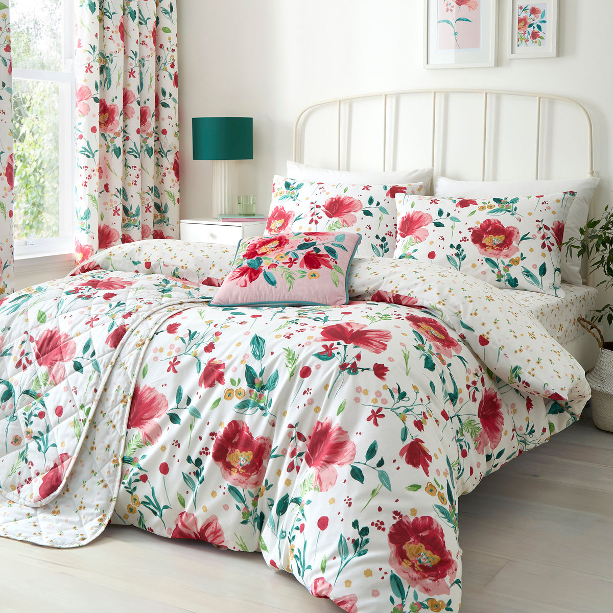 Bedspread Abstract Poppy by Dreams & Drapes Design in Red – Stylish Home