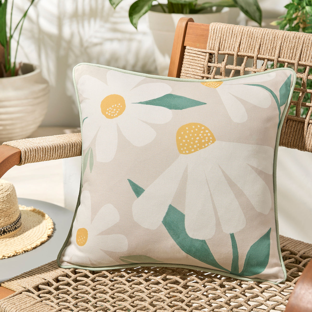 Cushion Daisy by Fusion in Natural – Stylish Home