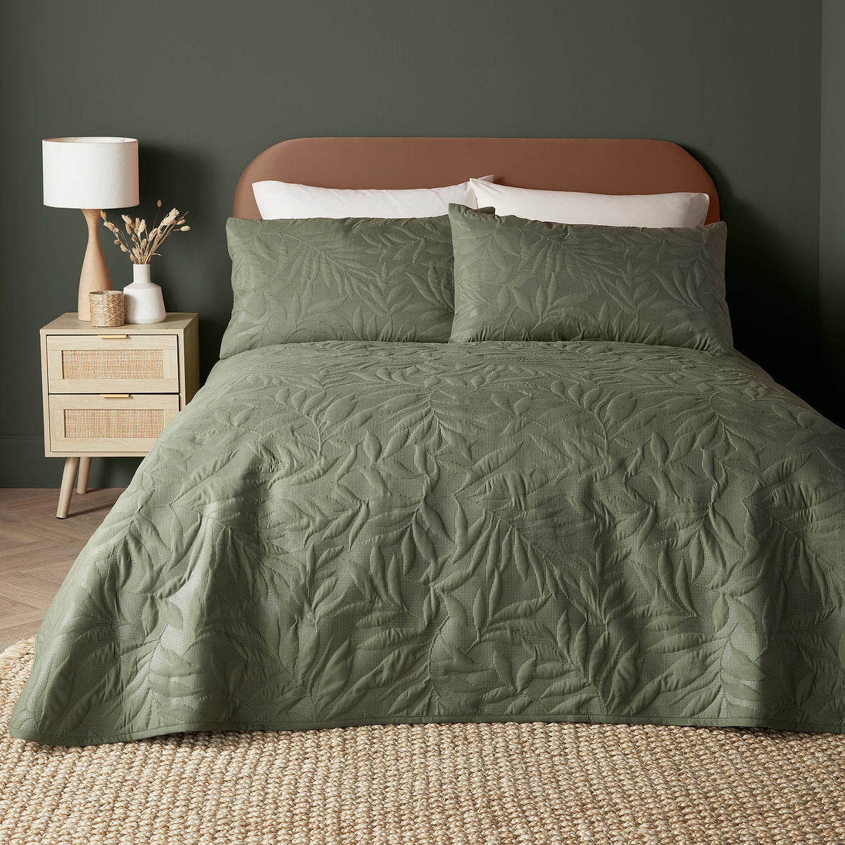 Bedspread Luana by Serene in Dark Green – Stylish Home